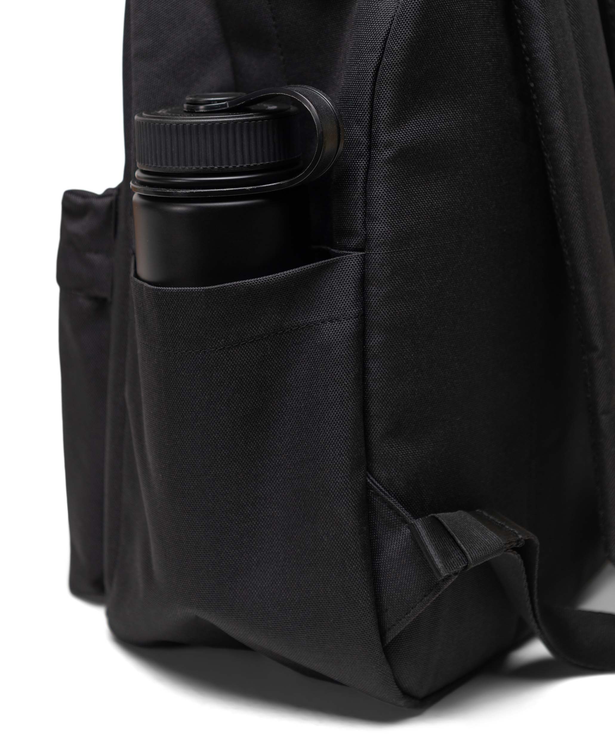 Classic Backpack XL 26L | Herschel Supply Co.